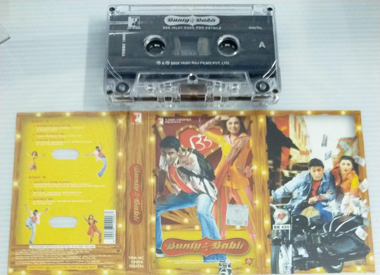 Bunty Aur Babli Hindi Film Audio Cassette - MOSSYMART